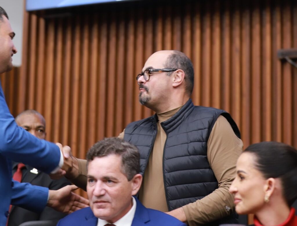 A 'missão' dada por Mateus Simões ao empresário Alex Coelho Diniz
